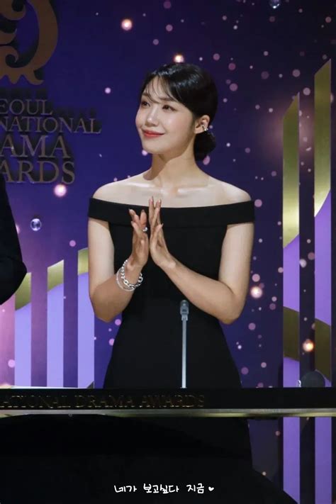 과감한 노출한 서울 드라마 어워즈mc 정은지 드레스 비주얼