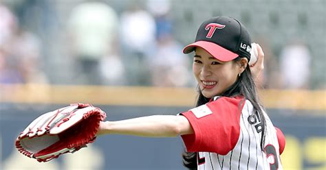 [md포토] 임지연 연진아 시구도 잘한다