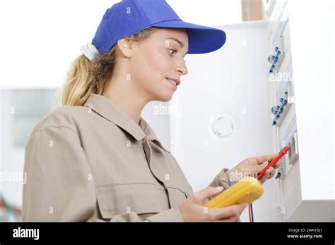 Circuit Breaker Testing Hi Res Stock Photography And Images Alamy