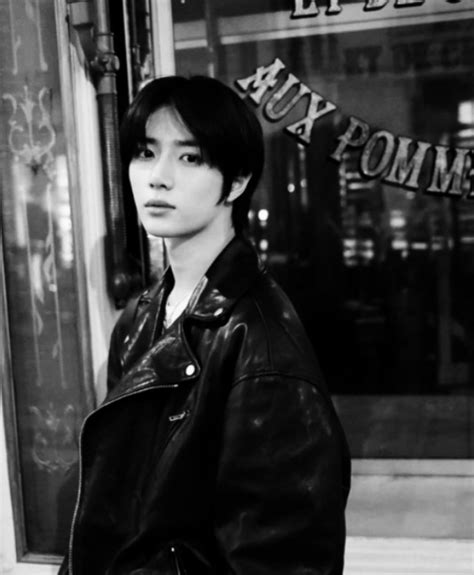 Blip 직접 만든 흑백 사진 1