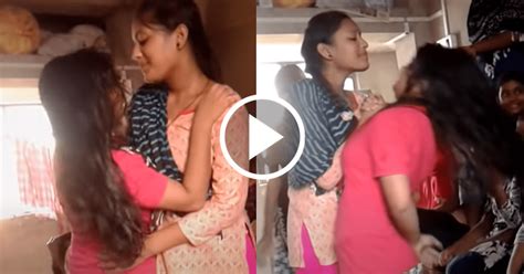 २ मुलीचां चा वट डान्स बघा Crazy Marathi