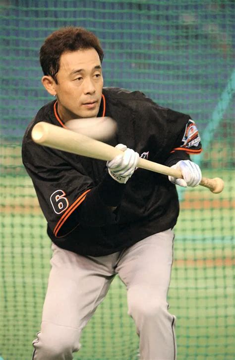 2001年8月、バント練習する巨人・川相昌弘 スポニチ Sponichi Annex 野球