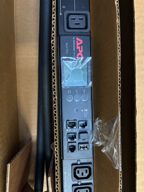 Apc Pdu Ap8953 Apc 機架 Pdu 2g，開關式，32a，230v， 21 C13 And 3 C19 Ap8953 電腦