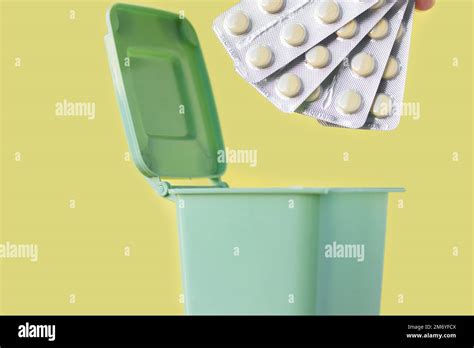Plastic Blister Thrown In Mini Small Trash Garbage Bin Canexpired