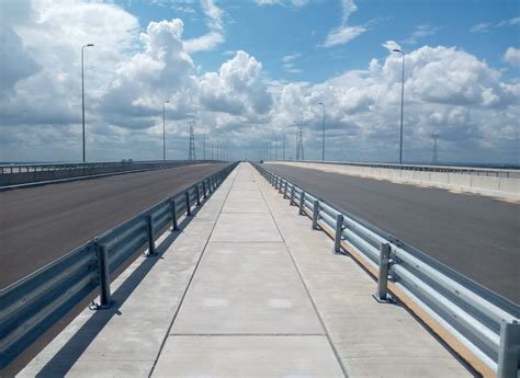 Fg Opens Second Niger Bridge For 30 Days Temporary Use