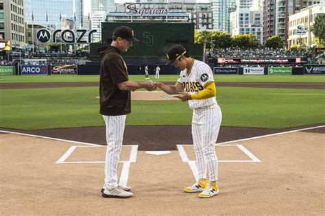 San Diego Padres On Linkedin Our Winner Of The 2023 Heart And Hustle Award Ha Seong Kim 21