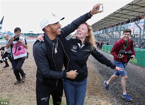 Lewis Hamilton Not Sorry For F1 Live Snub Daily Mail Online