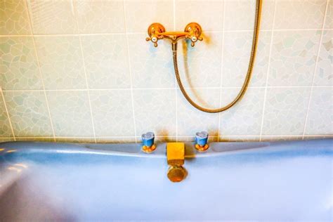 お風呂の水が減る！簡単に原因を突き止める方法とその対処法 しまね水道職人 島根県の水道修理、お風呂、トイレ、台所の排水管のつまり修理
