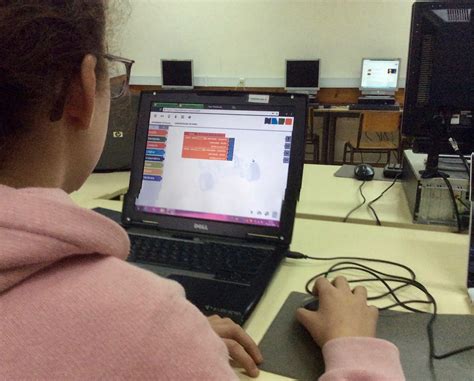 Scratch na Mealhada Programação de robôs Open Roberta Lab