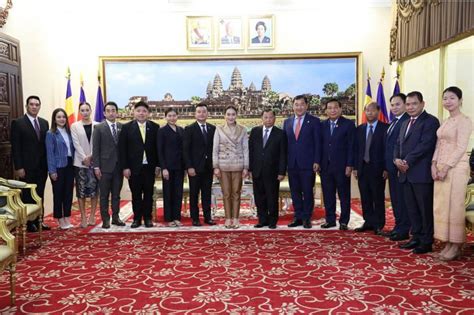 Update ៖ ប្រធានគណបក្សភឿថៃ កូនស្រីលោកថាក់ ស៊ីន