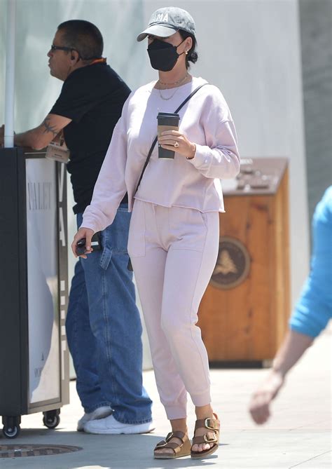 Katy Perry In An All Pink Sweat Suit Los Angeles 05232022 • Celebmafia