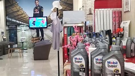 Foto Meski Pandemi Pelumas Mobil Tetap Diproduksi Di Indonesia