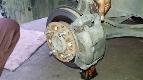Cara Mudah Mengganti Kampas Rem Depan Brake Pad Mobil Avansa Senia YouTube
