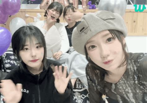 Qwer 커뮤니티 포스트 저희 위버스 재밌게 보셨어요 이사진 너무 좋아서 따로 저장했어요 소원 다들 빌었죠 못 빌은