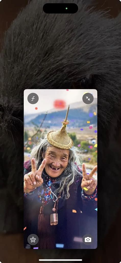 Use FaceTimes Secret Hand Gestures And Reaction Buttons To Add