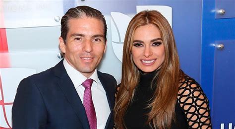 Galilea Montijo anuncia divorcio con político Fernando Reina Aristegui Noticias