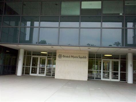Bristol Myers Strikes 11 1 Billion Cancer Drug Deal With BioNTech To