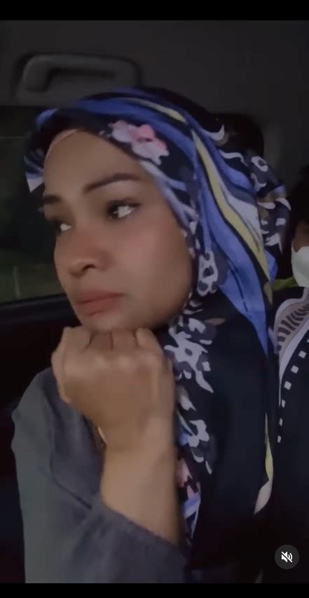 Zarina Zainuddin Kongsi Detik Cemas Tayar Meletup Di Highway Jangan