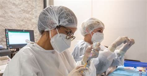 Vaccino Covid Mancano 17 Milioni Di Dosi Le Scorte Sono Quasi