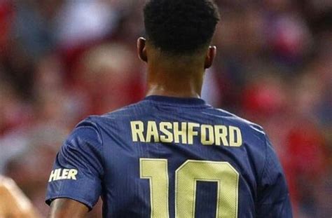 Marcus Rashford Kenakan Nomor Punggung Warisan Ibrahimovic
