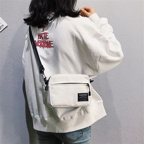 帆布小包包女2022新款爆款港风ins超火包日系chic单肩斜挎小方包虎窝淘
