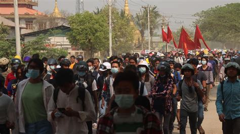 မုံရွာပင်မသပိတ်စစ်ကြောင်း ဆက်လက်ချီတက်