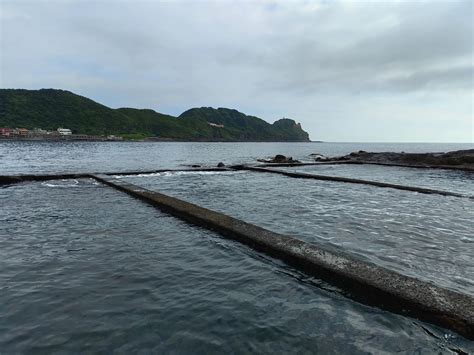 今天一大早去龍洞找水母 雖然今天是潮差大的一天，但水母沒有漂過來🥲 可能上次撈到霞水母算非常幸運（那時候他卡在海草裡） 朝早くから龍洞へクラゲ