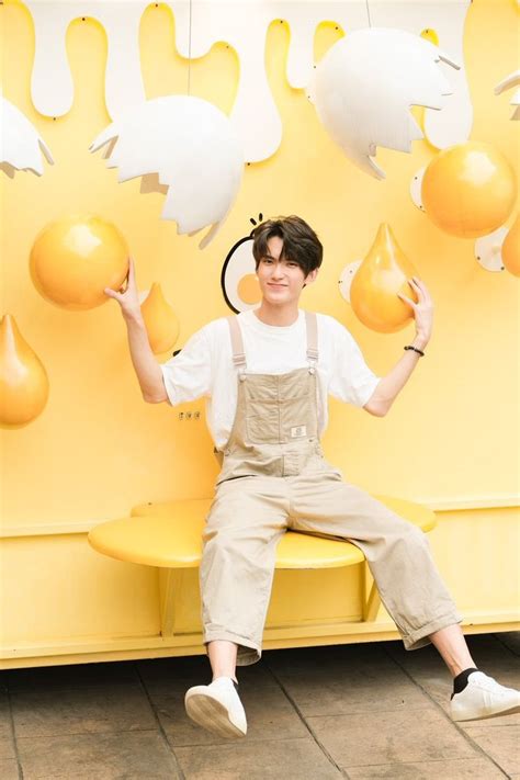 Babes Kiss Babes Isak Even Actor Photo Series Movies Attractive Men Handsome Actors