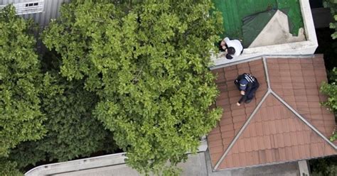 노회찬 투신 사망 현장 조사하는 경찰