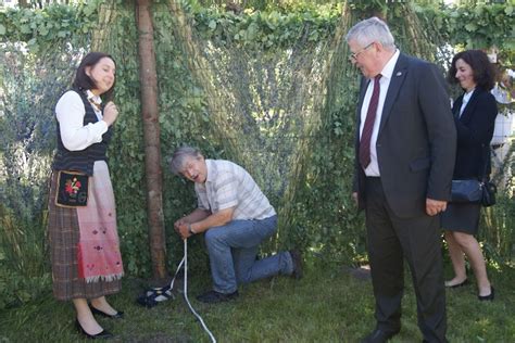 Simbolinė Karaliaus Mindaugo Karūna Saugiškių Dovana šimtmečio Proga Lietuvai Šilutės žinios