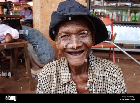Khmer Character Hi Res Stock Photography And Images Alamy