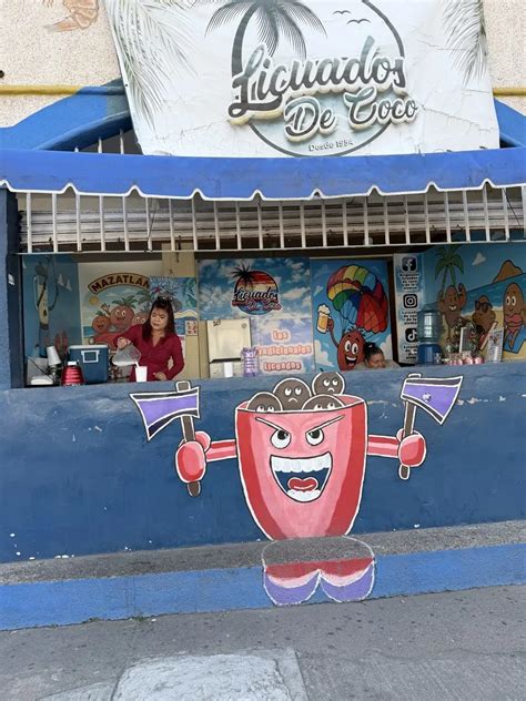 La Historia De Los Licuados De Coco En Mazatlán