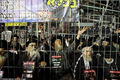Hundreds Of Ultra Orthodox Jews Clash With Police In Jerusalem In