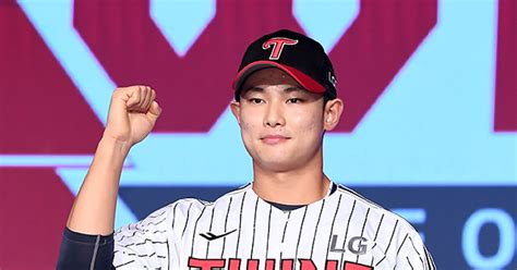 Lg 신인드래프트 1r서 서울고 우완투수 김영우 지명 [신인드래프트]