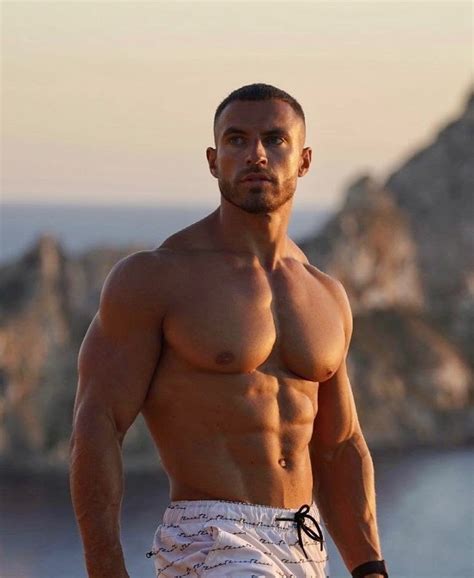 Model Mike Thurston Matthews Island