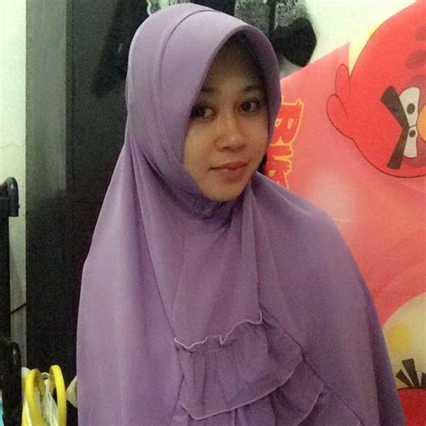 Hijab Inayah Womens Fashion Muslimah Fashion Hijabs On Carousell