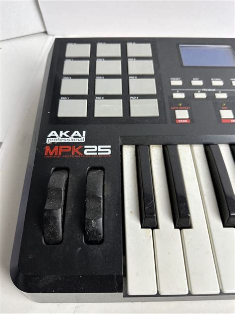 Akai Professional Mpk 25 Midi Keyboard And Mpc Pad Controller