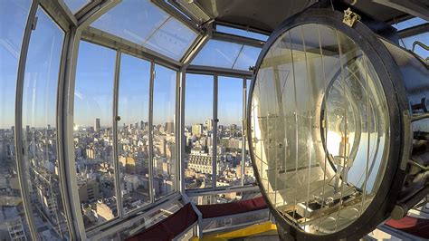 Una Escultura Desaparecida Fantasmas Y Muertes Misteriosas Mitos Y