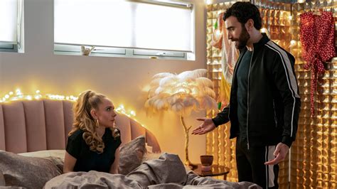 Ted Lasso Roy And Keeley Share The Best Season 2 Scene Yet Den Of Geek
