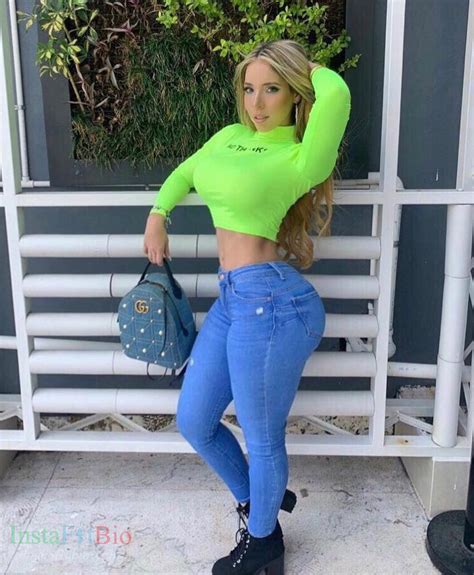 Vanessa Bohorquez Wallpapers Instafitbio Models Biography