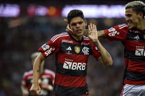 Final Do Campeonato Carioca Entre Flamengo E Fluminense Tem Escrita