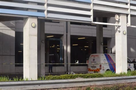 Man Killed Himself At The Airport Ezitshisayo