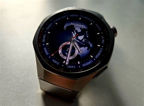 Doux Et Luxueux Lorsque Vous Portez Le Titane Huawei Gt Pro Dans Votre Main Vietnam Vn