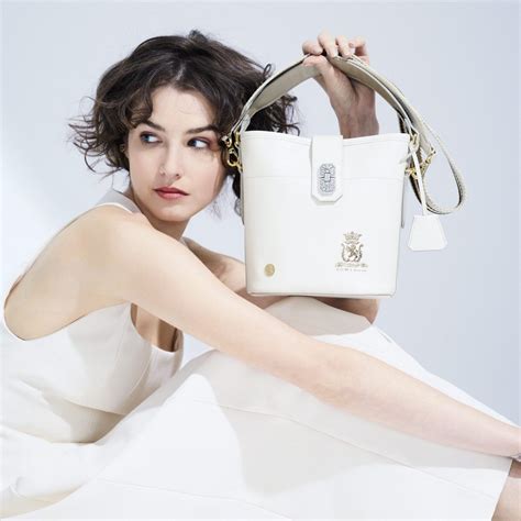 A D M J 公式オンラインストア