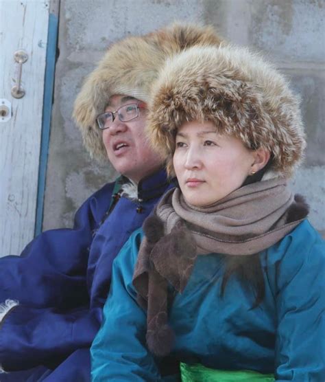 А Мөнгөнзул Найзууд шиг ярилц эхнэр нөхөр шиг маргаж ах эгч шиг бие