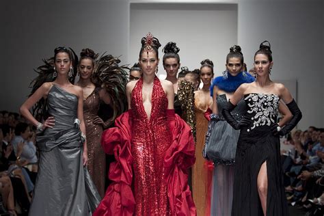 José Luis Abarca Fall Winter 2010 2011 Couture