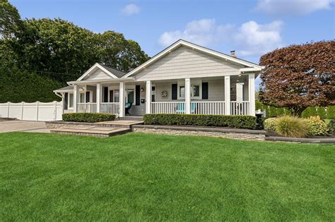 131 Brook Street West Sayville Ny 11796 Mls 833311