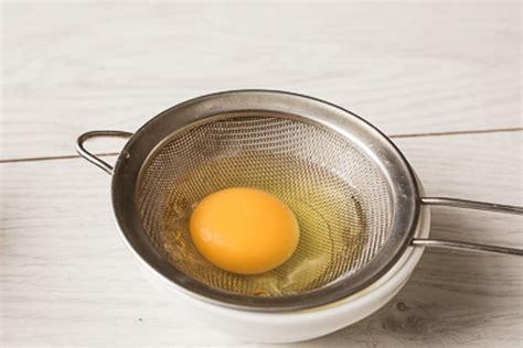 Как готовить яйцо пашот?