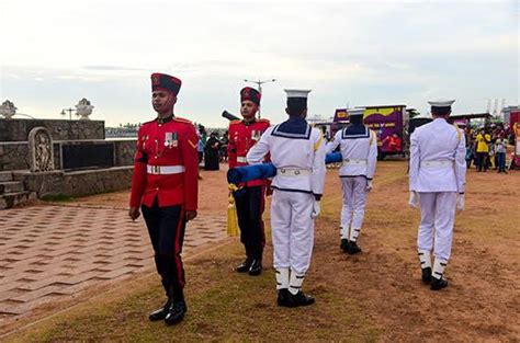 ගාලුමුවදොර ජාතික ධජය එසවීම ඉදිරි මාස තුනට නාවික හමුදාවට Ada Online