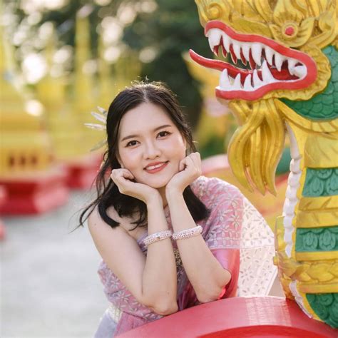 今天介绍🇲🇾说唱歌手 Maqlai 赖铭权的新歌《上班摸鱼没问题》 Mv已上线！！ Maqlai 德廷 上班摸鱼没问题 电台日常 Der Ting 德廷 Facebook